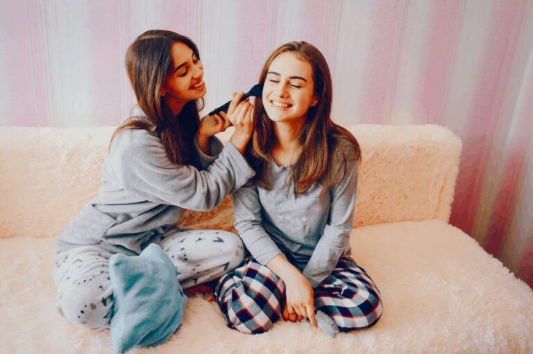 Sleeping With Makeup On? Healthy Or Bad? - Sleepspa